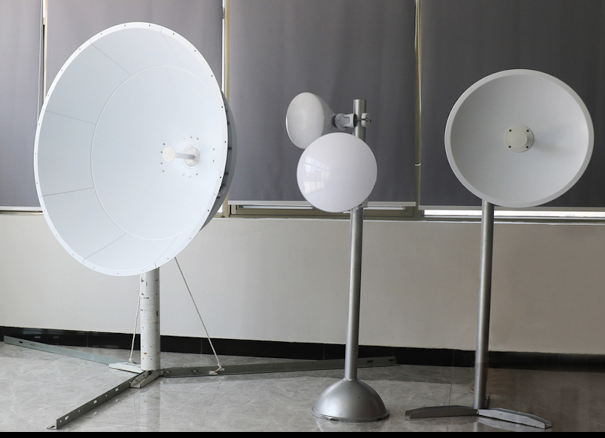 Advanced Microwave Dish Antenna For Targeted Signal Reception